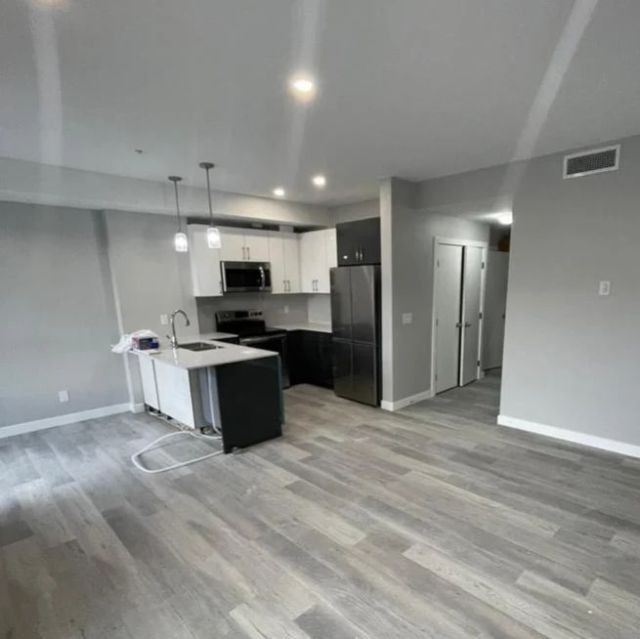 175 St. Anne's Road - WaverleyPM Inc.